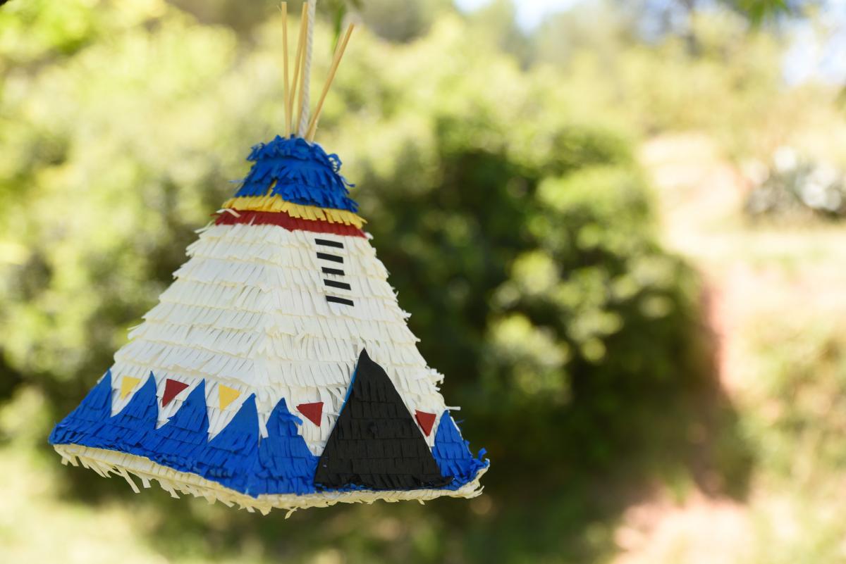 Piñata artesanal Tipi Indio - Kits para niños - Una Caja Mágica